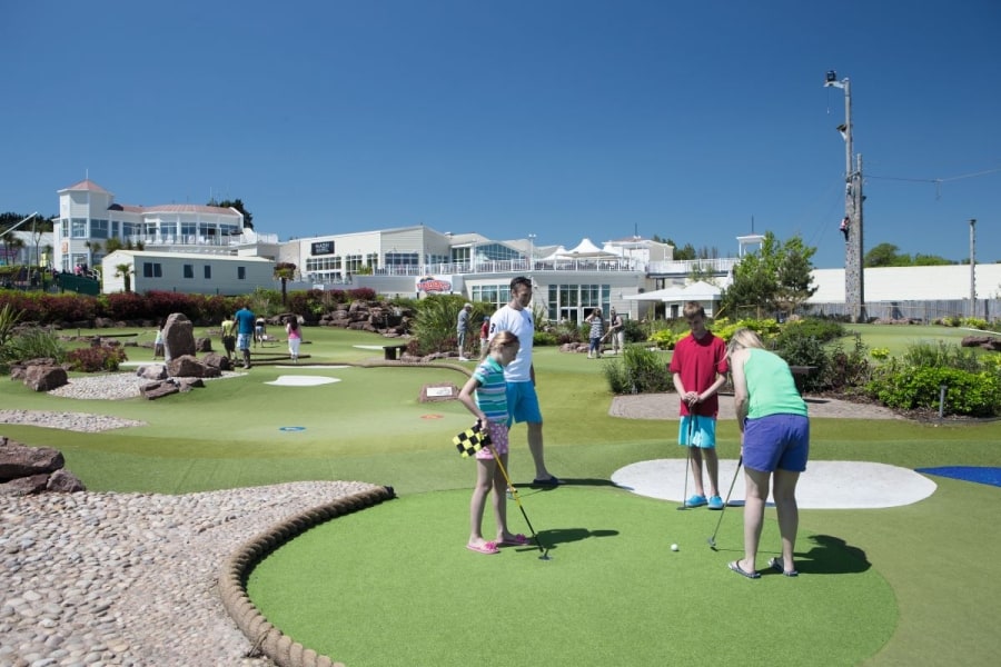 A Guide To Devon Cliffs Holiday Park - Caravan Sleeps